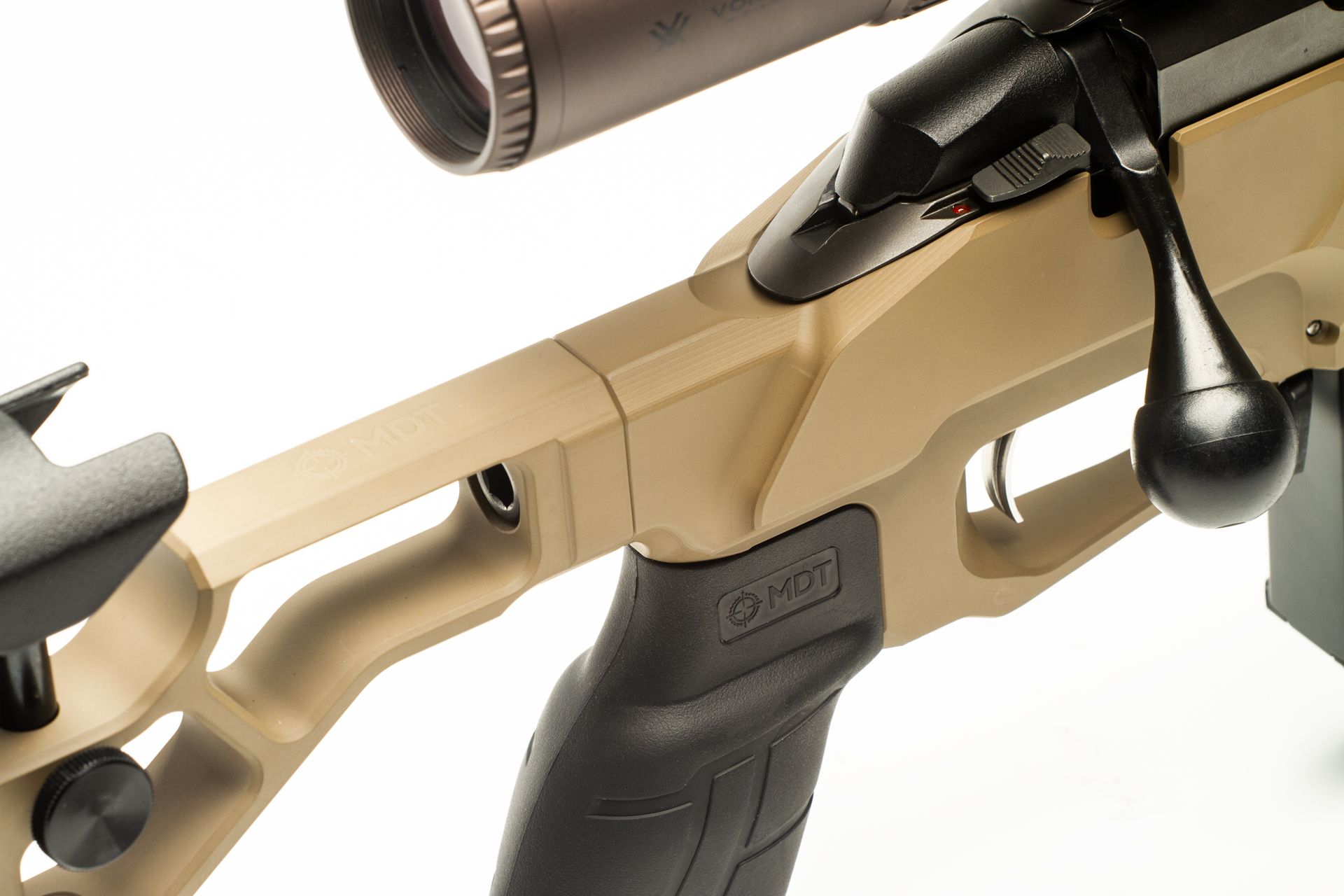 mdt-ess-chassis-system-fde-on-white-buttstock-interface-view | Baseline ...
